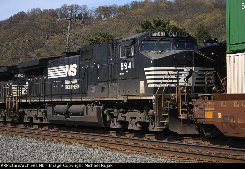 NS 8941